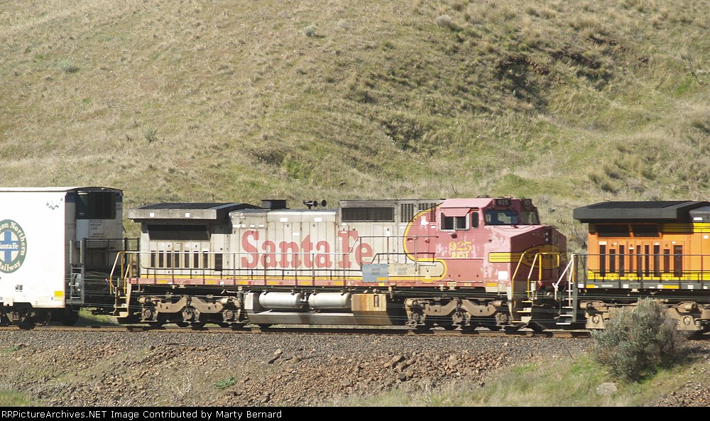 BNSF 925 Finishing Out Her Life